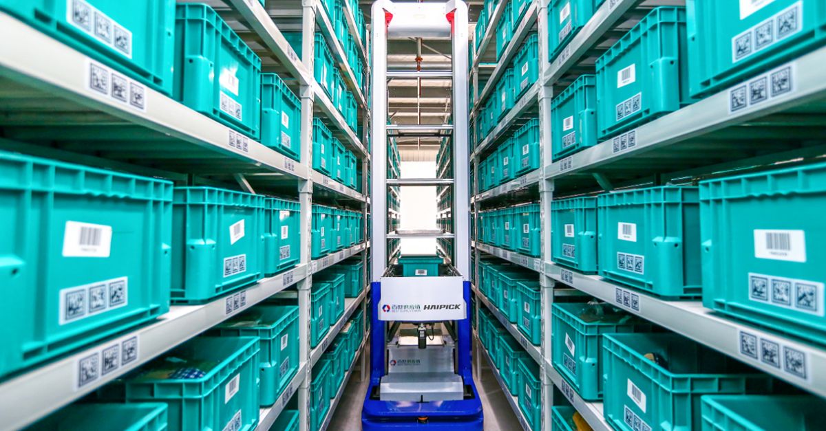 Best Supply Chain Apparel Warehouse Automation Project | Hai Robotics