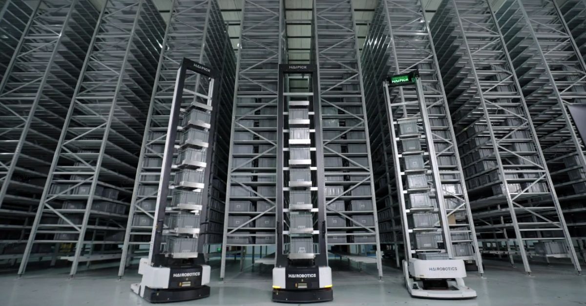 Next-gen Warehouse Automation with ACR Systems, Warehouse Robotics ...